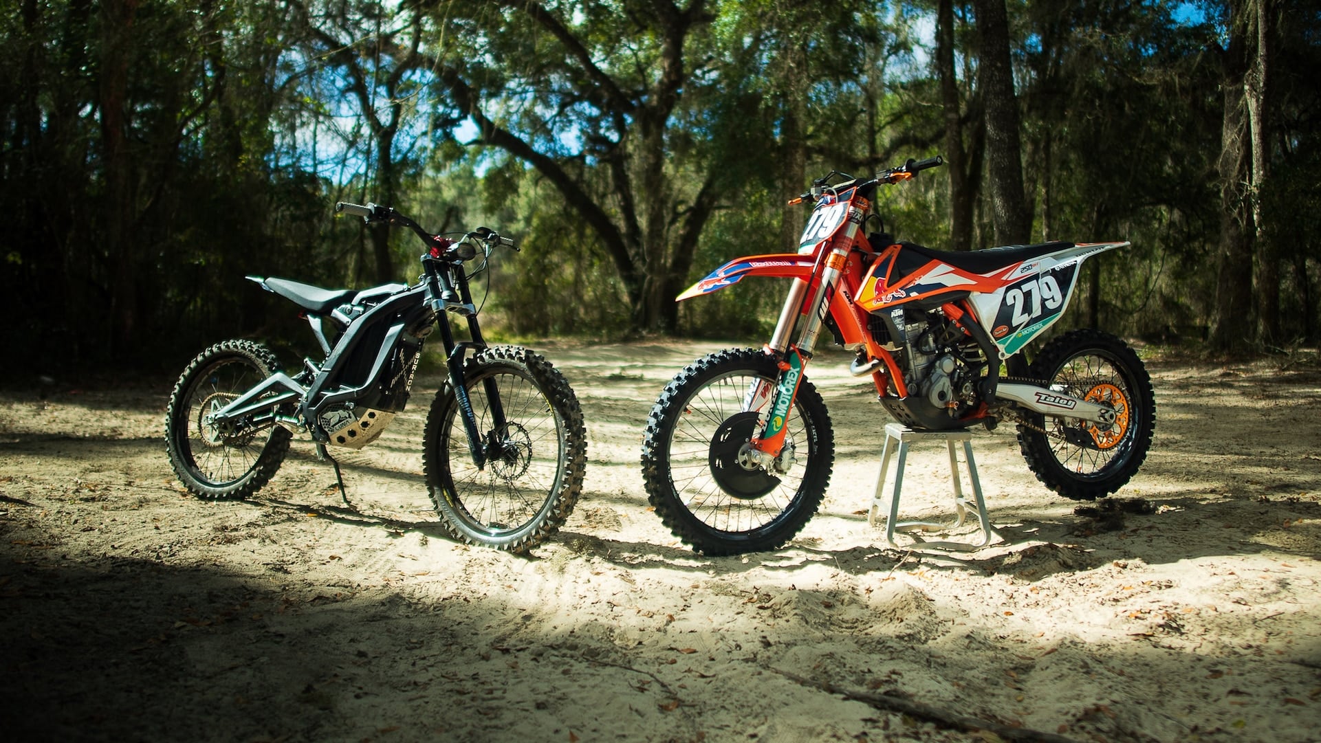 Factory KTM vs Sur Ron X - Electric Cycle Rider